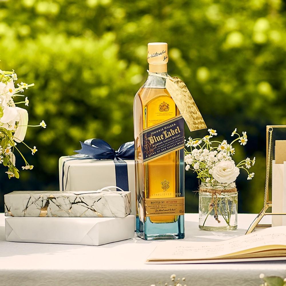 Blue Label Blended Scotch Whisky - Aelia Duty Free